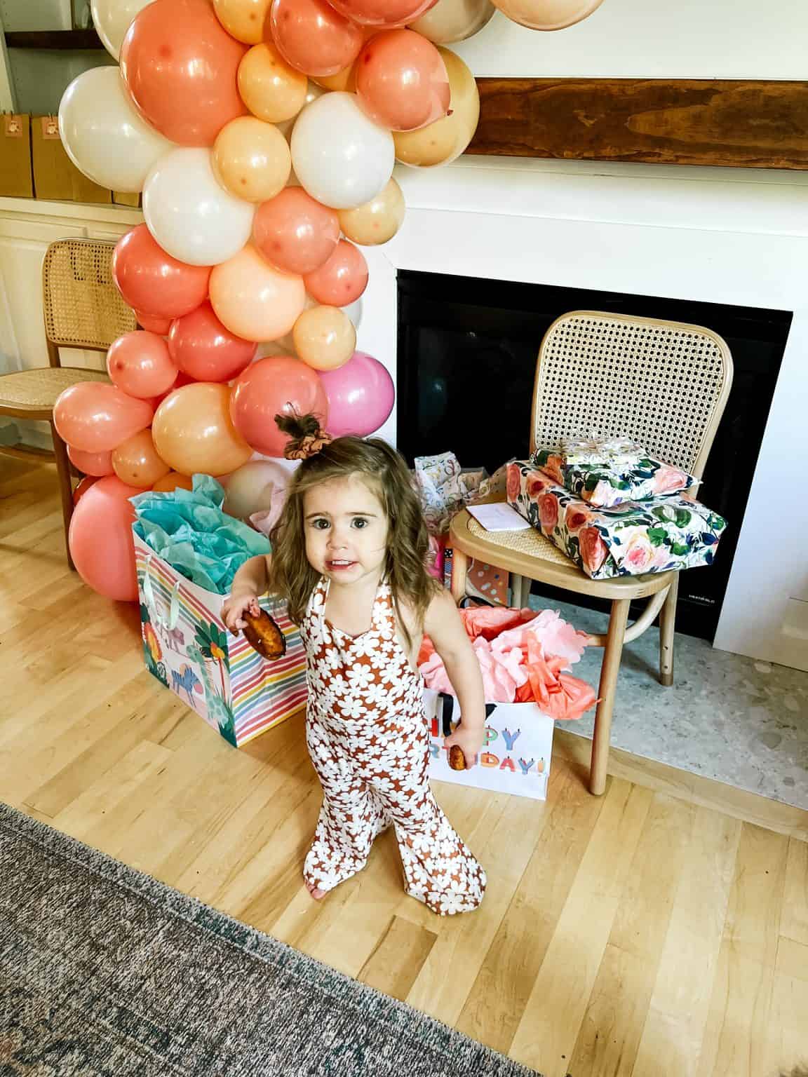 How To Plan An Adorable Flower Power Birthday Party For Baby Girl ...
